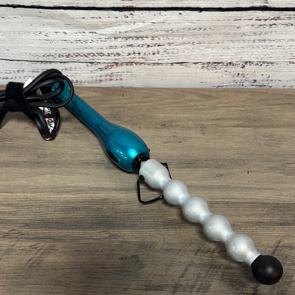 BedHead | Hair | Bed Head Rock N Roller Clamp Free 2in Curling Wand ...